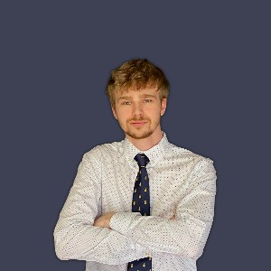 Dylan Carnahan Earns MBA Online